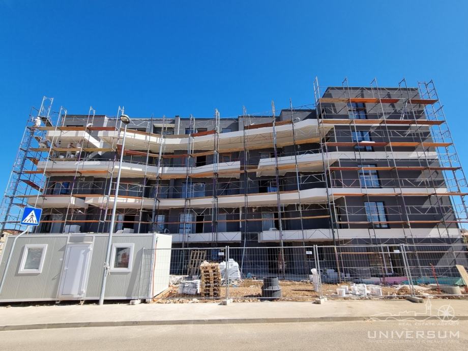 Moderan stan s liftom u novogradnji u Umagu (prodaja)