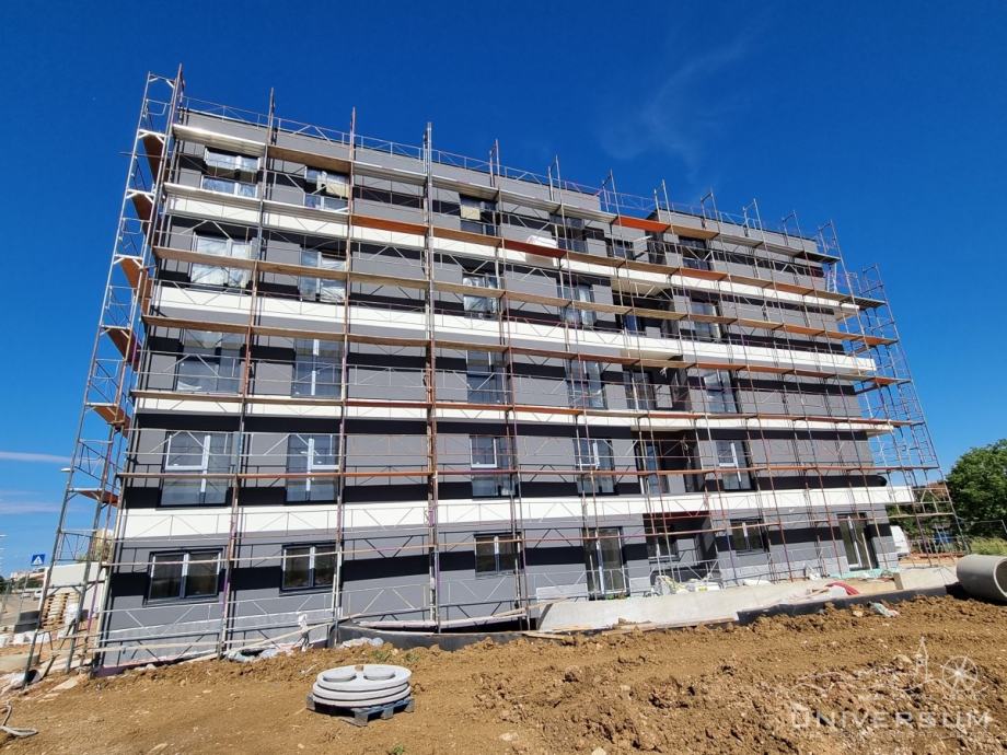 Moderan stan s liftom u novogradnji u Umagu (prodaja)