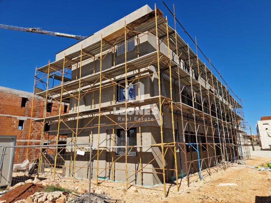 Moderan stan u novogradnji u blizini Umaga (prodaja)