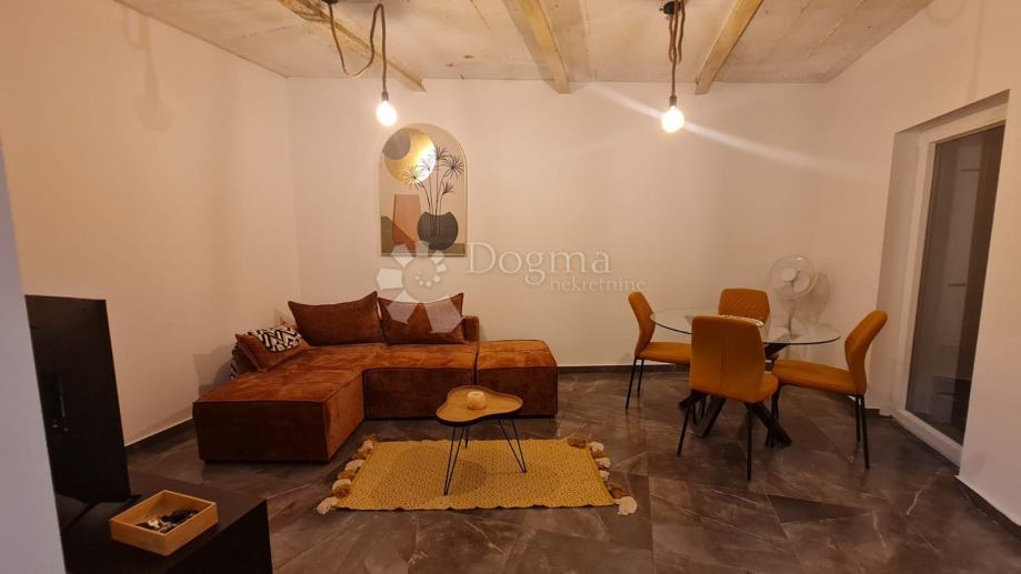 Moderna dvokatnica u srcu Šibenika (prodaja) Moderna dvokatnica u srcu Šibenika (prodaja)