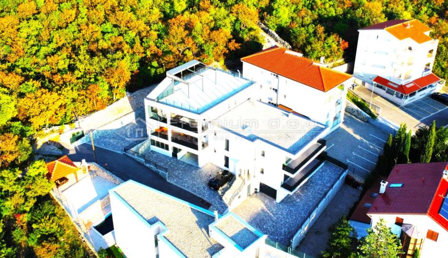 MODERNA GRADNJA - PREDIVNI PENTHOUSE SA GARAŽOM (prodaja)