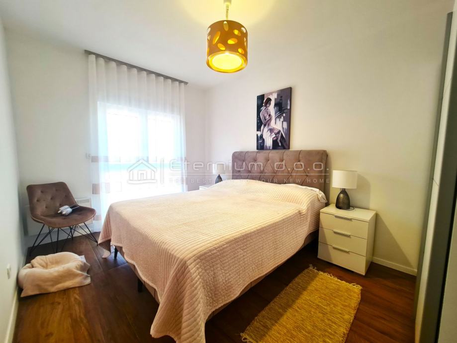 MODERNA GRADNJA - PREDIVNI PENTHOUSE SA GARAŽOM (prodaja)