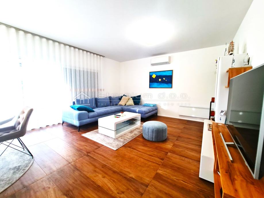 MODERNA GRADNJA - PREDIVNI PENTHOUSE SA GARAŽOM (prodaja)