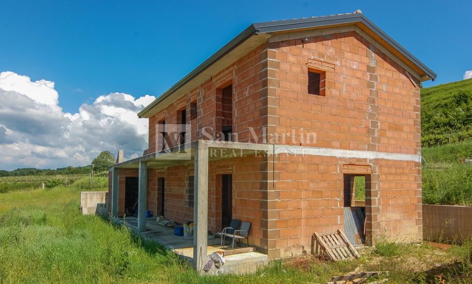 Momjan-autohtona vila sa otvorenim pogledom (prodaja)