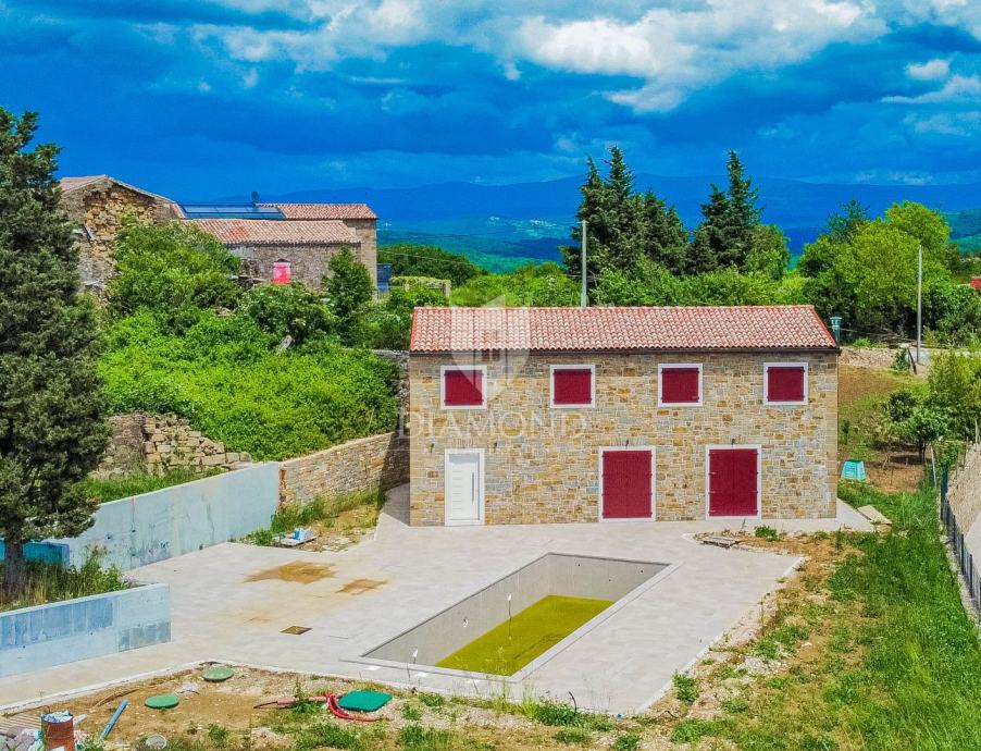 Momjan, okolica! Predivna vila sa otvorenim pogledom na more! (prodaja)