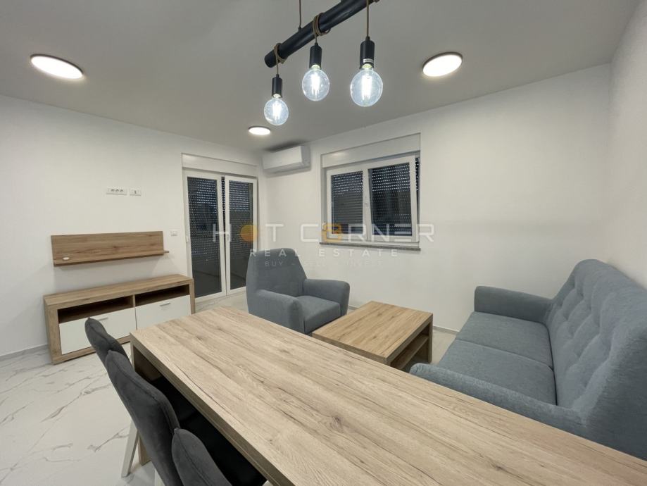 Monvidal, moderan stan 52m2, DB+2S, balkon, natkriven parking (iznajmljivanje)