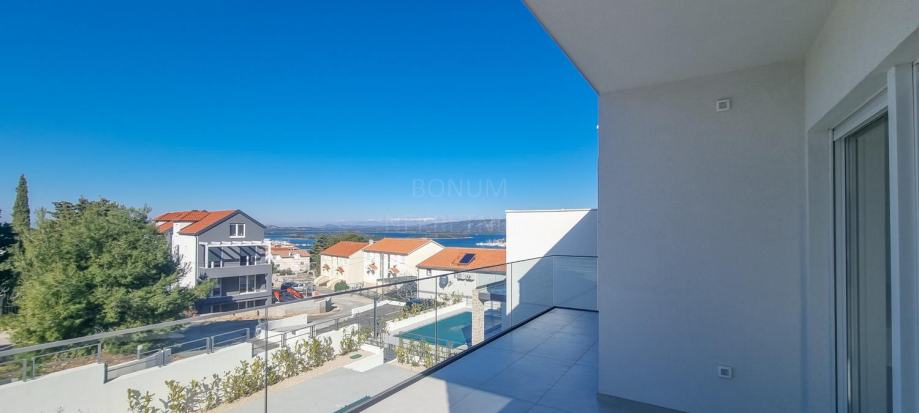 Murter, moderna gradnja, vrhunska kvaliteta, novi dvosoban stan s lije