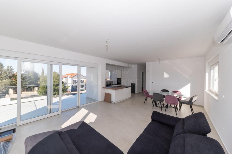 Murter, moderna gradnja, vrhunska kvaliteta, novi dvosoban stan s lije