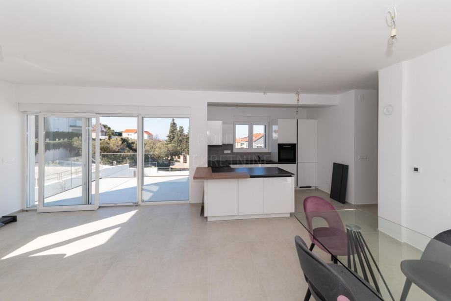 Murter, moderna gradnja, vrhunska kvaliteta, novi dvosoban stan s lije