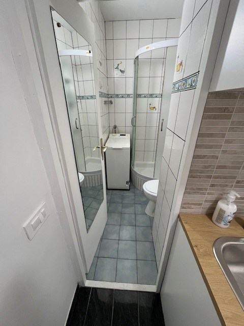 NAJAM UTRINE GARSONJERA NOVOADAPTIRANA PRVI NAJAM 460 € (iznajmljivanje)