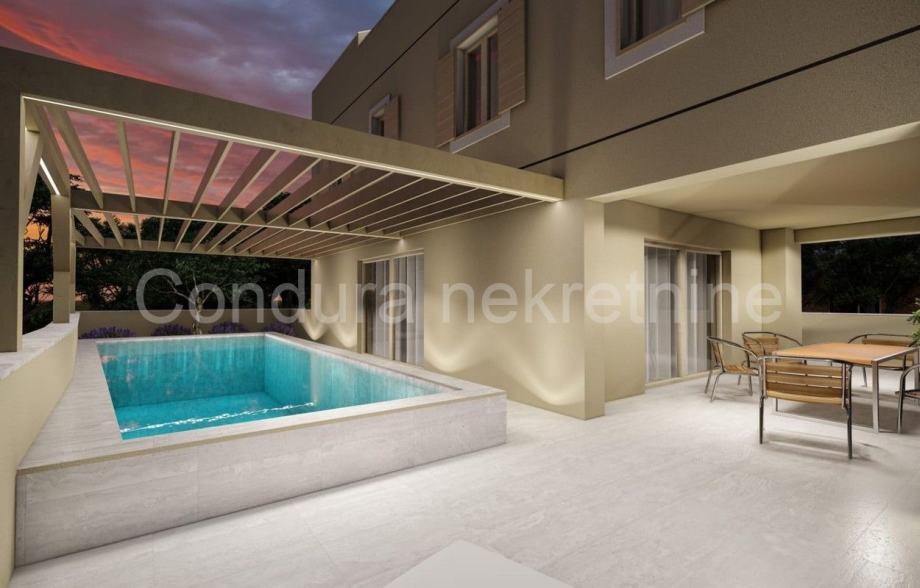 Nin centar - kuća za odmor u prvom redu do mora (prodaja)