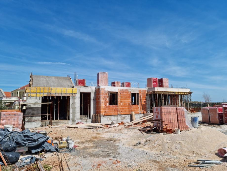 NIN-CENTAR - kuća roh-bau (prodaja)