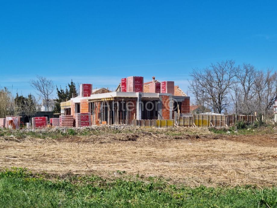 NIN-CENTAR - kuća roh-bau (prodaja)