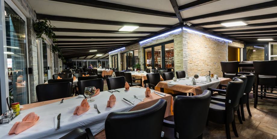 Nin, Zaton - Hotel with restaurant and pool