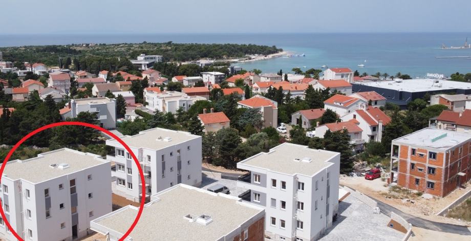 Novalja, 3-sob.apartman na II katu + studio u prizemlju, bazen, novo!