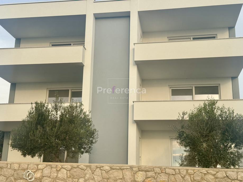 Novalja - dvosoban stan na drugom katu (prodaja)