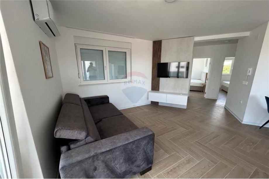 Novalja - dvosoban stan PRVI KAT (prodaja)