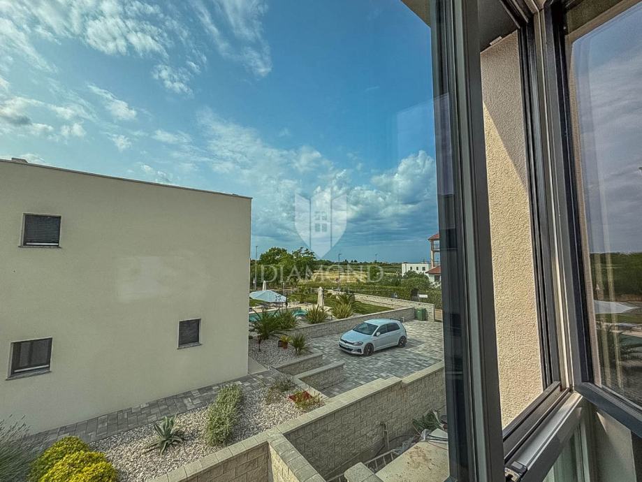 Novigrad, moderna kuća u nizu! (prodaja)