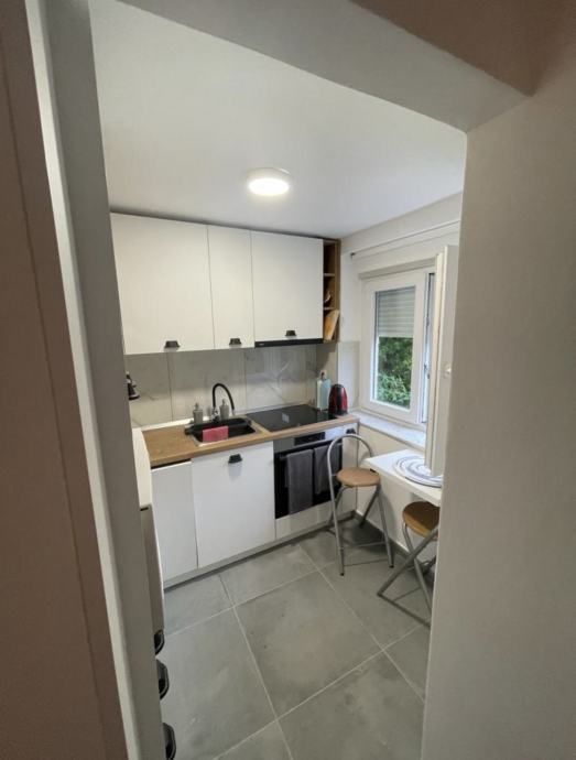 Novoadaptirani prekrasni stan - 42m2 (prodaja)