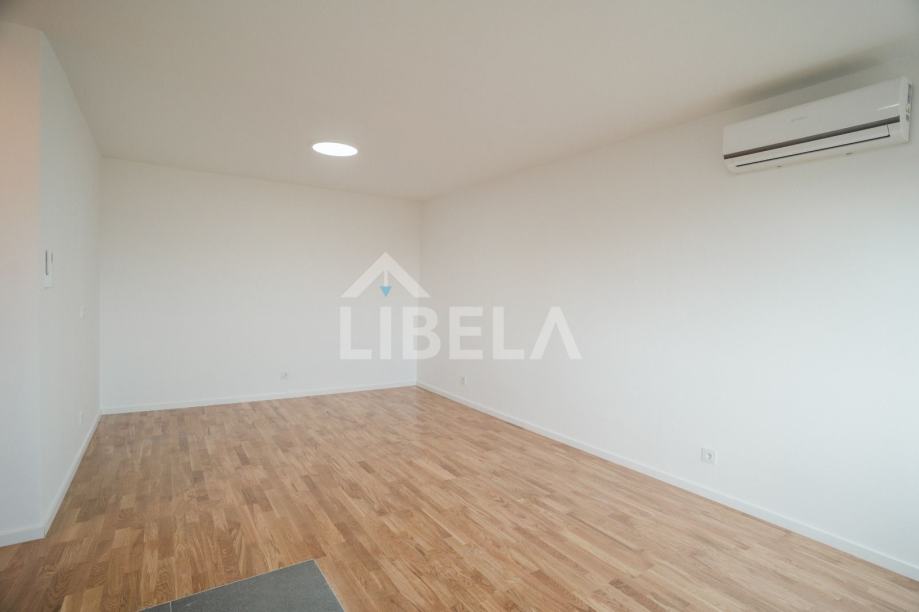 Novouređen, dvosoban stan 36m2, Šišićeva (Utrine), 7. kat, lift (prodaja)