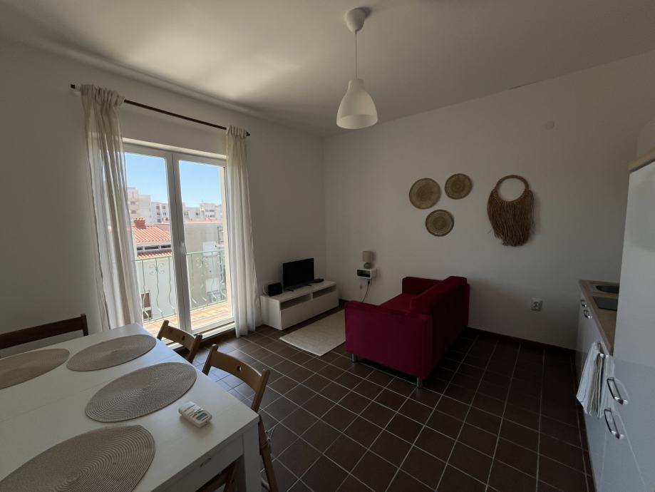 Novouredjeni stan u privatnoj kući Kampus (studentima),od15.02.2025 (iznajmljivanje)