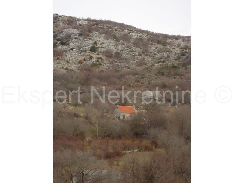 Ogorje, Svilaja, obnovljena kamena kućica cca20m2 sa1000m2 z (prodaja)