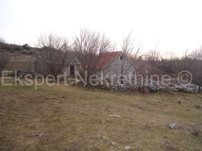 Ogorje, Svilaja, obnovljena kamena kućica cca20m2 sa1000m2 z (prodaja)