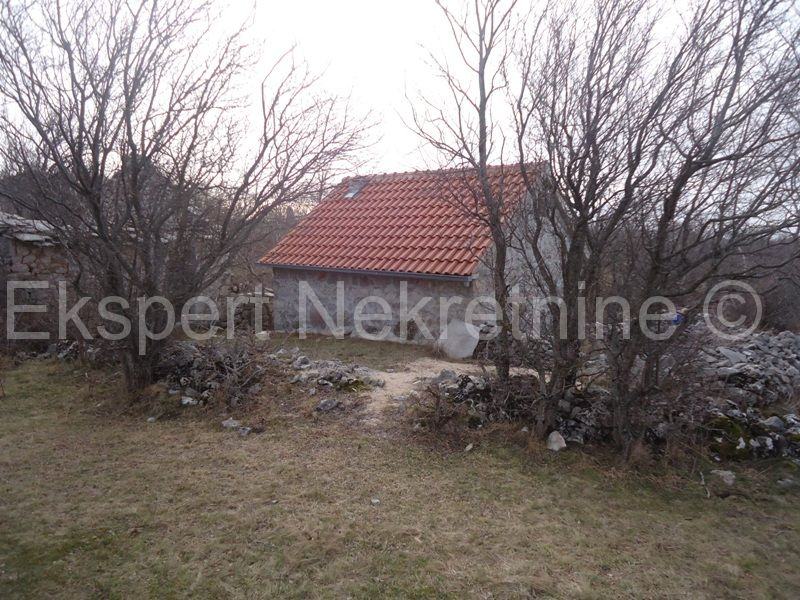 Ogorje, Svilaja, obnovljena kamena kućica cca20m2 sa1000m2 z (prodaja)