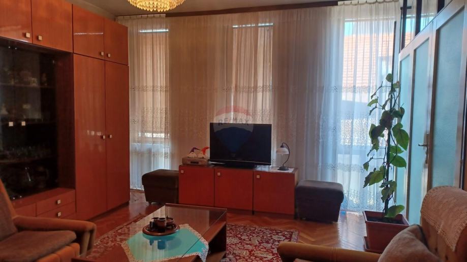 Ogulin, centar - stan 2SB+DB - 73 m2 (prodaja)