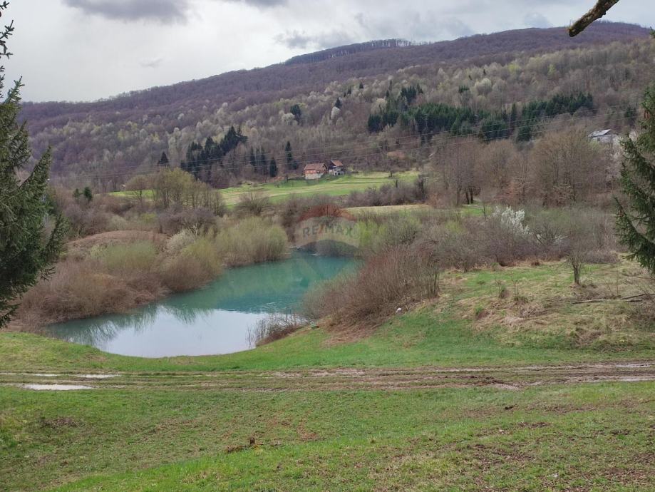 Ogulin, Ponikve građevinski teren 852 m2