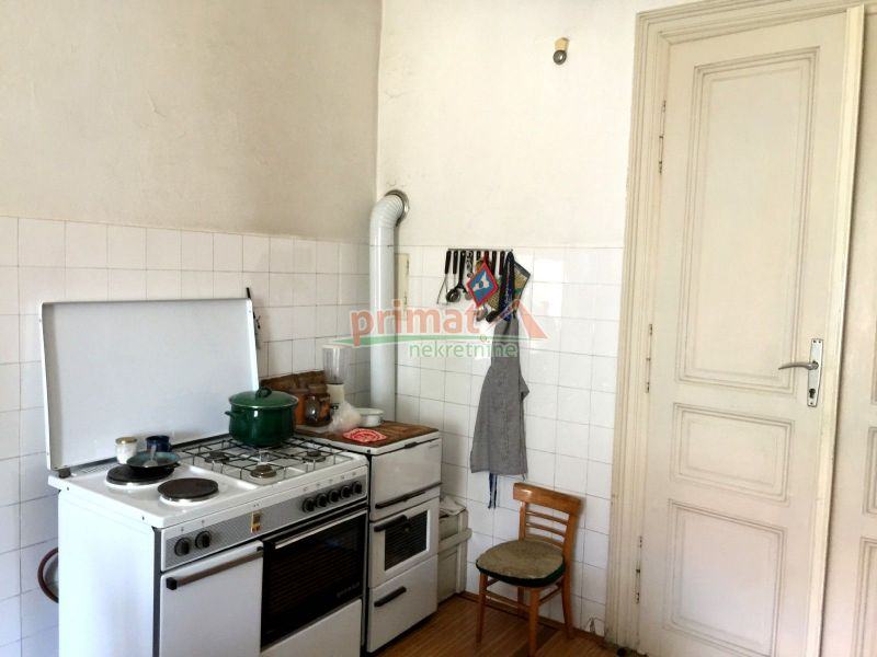 Ogulin, stan u strogom centru, površine 63,90 m2 (prodaja)