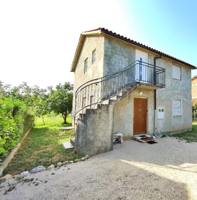 Okolica Dobrinja, prodaja obiteljske kuće, mirna lokacija! (prodaja)