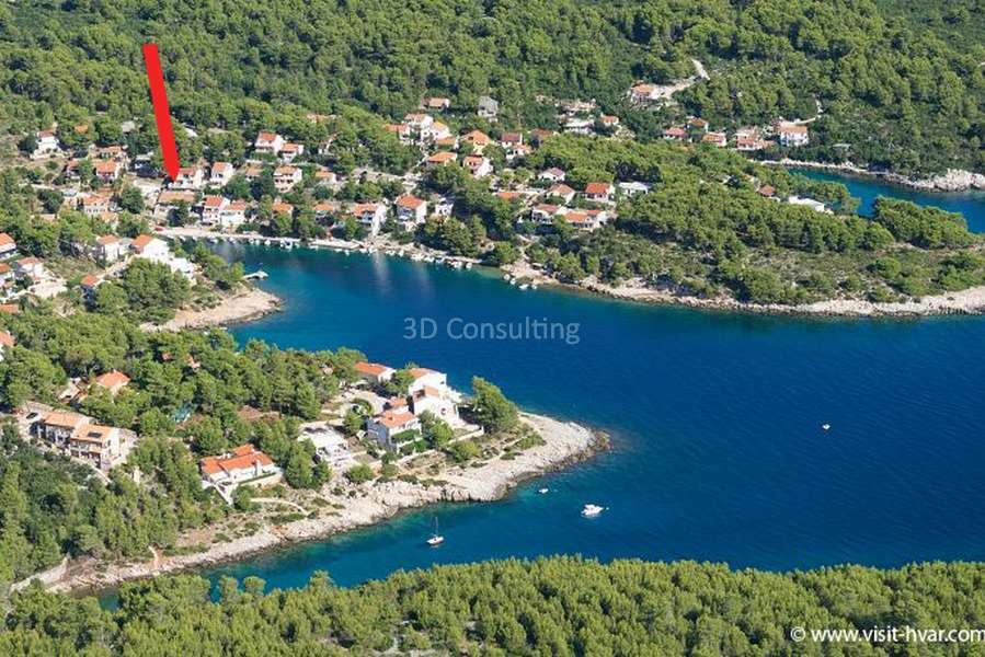Otok Hvar, uvala Basina, kuća 253 m2 prvi red do mora