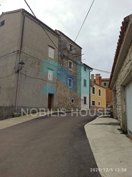 Orlec, Cres, stara kamena kuća 125 m2 (prodaja)