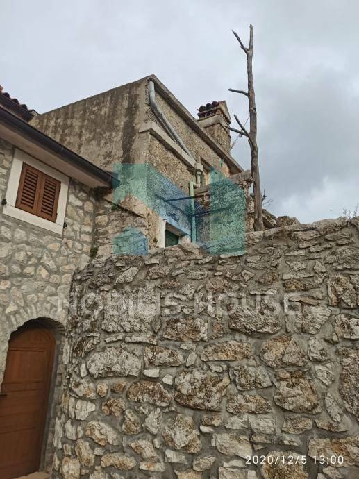 Orlec, Cres, stara kamena kuća 125 m2 (prodaja)