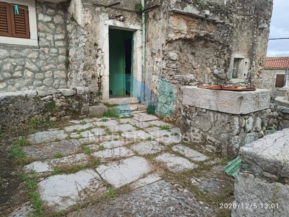 Orlec, Cres, stara kamena kuća 125 m2 (prodaja)