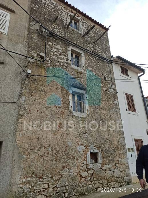 Orlec, Cres, stara kamena kuća 125 m2 (prodaja)