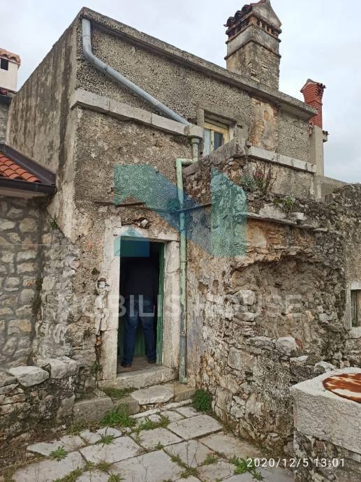 Orlec, Cres, stara kamena kuća 125 m2 (prodaja)