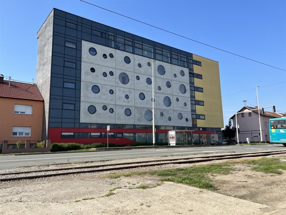 Osijek, Retfala, Strossmayerova, uređen i namješten jednosoban stan ...