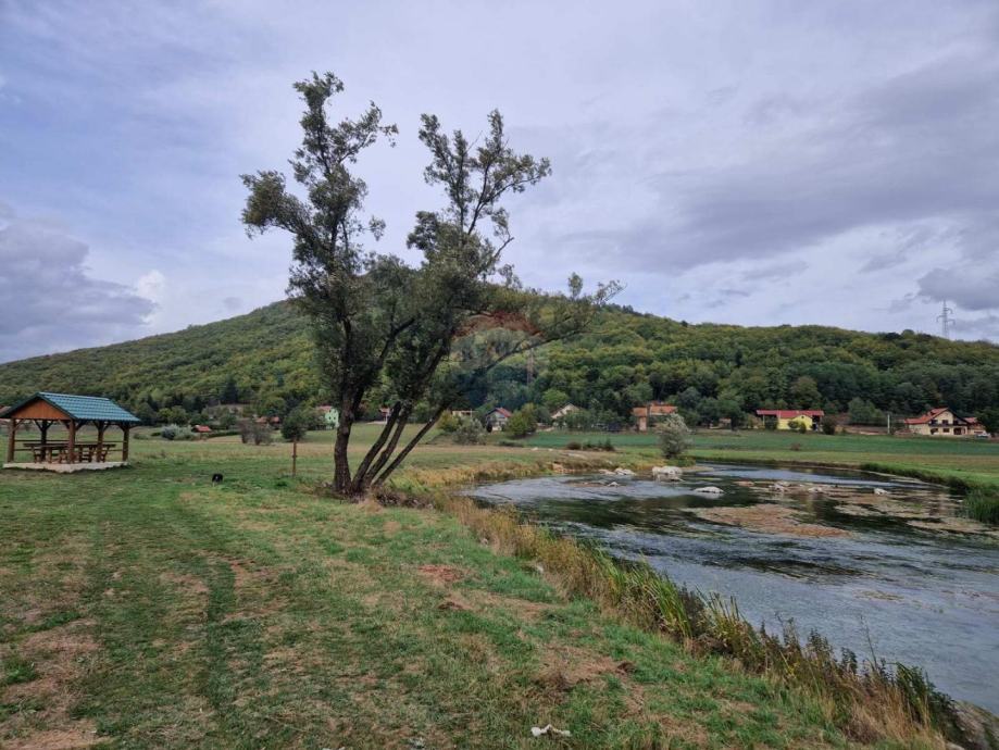 Otočac, kuća za adaptaciju uz Rijeku Gacku (prodaja)