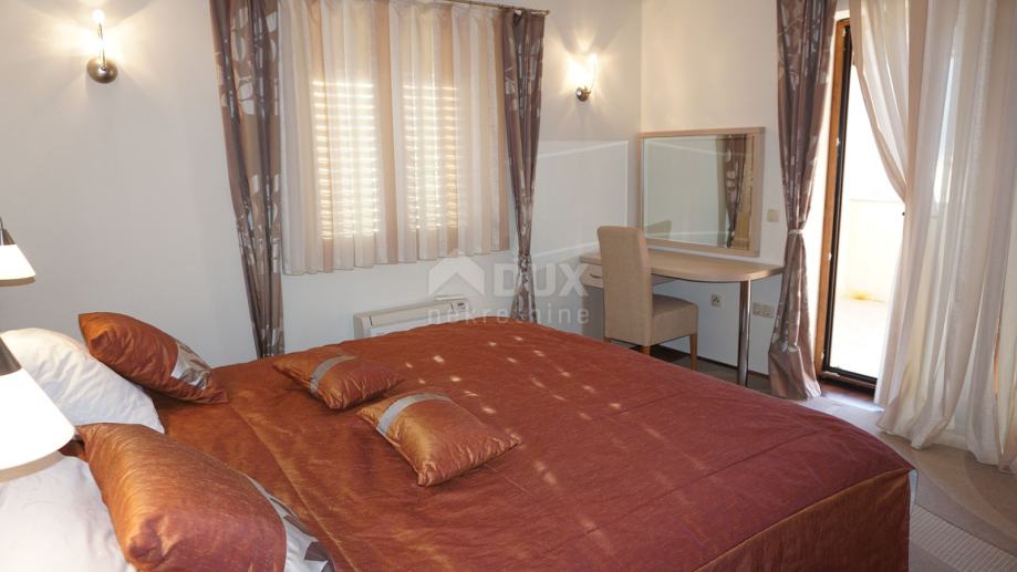 OTOK KRK, BAŠKA - Predivna kuća s bazenom i pogledom na more (prodaja)