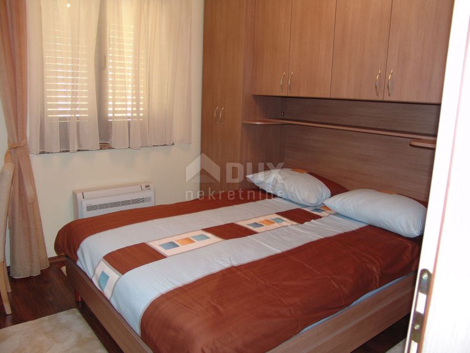 OTOK KRK, BAŠKA - Predivna kuća s bazenom i pogledom na more (prodaja)