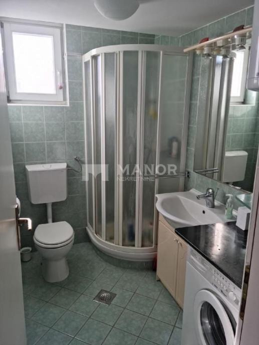 OTOK KRK, MALINSKA - Apartman s galerijom i pogledom na more (prodaja)