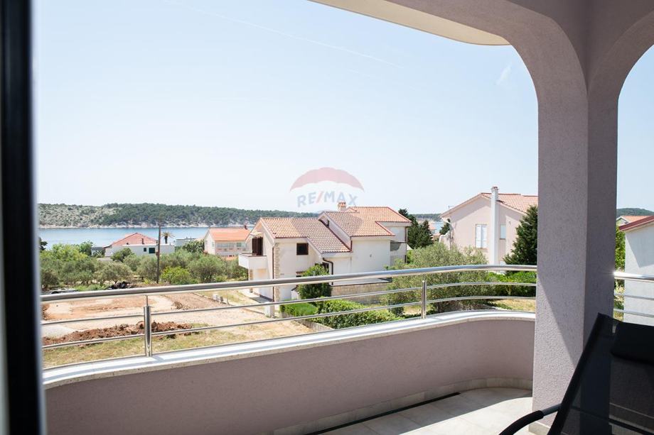 Otok Rab, Barbat, 2 S + DB, blizina plaže i pogled na more (prodaja)