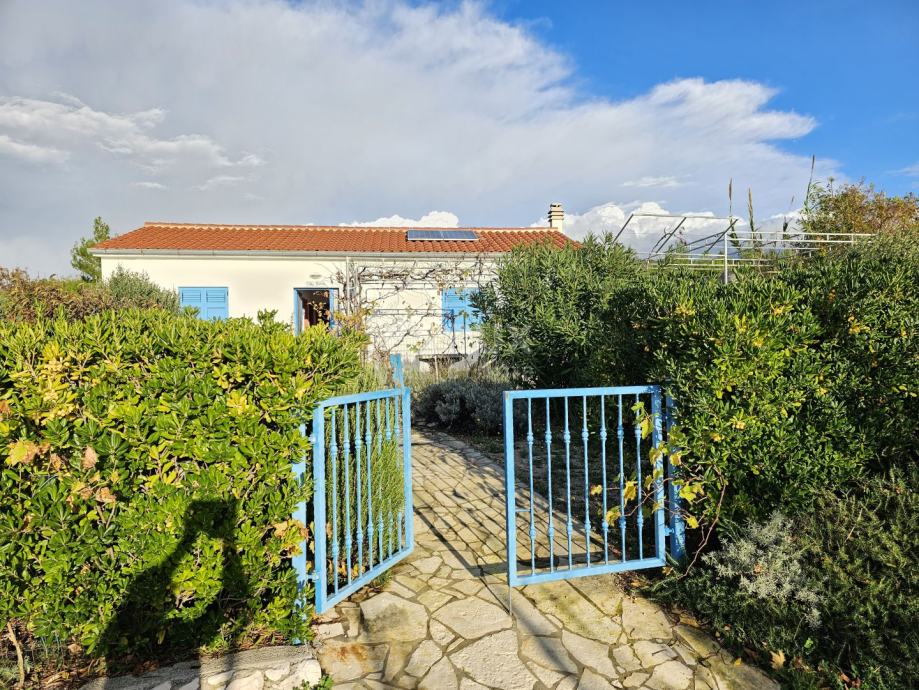 OTOK RAB, BARBAT - Kuća na osami 20m do mora (prodaja)