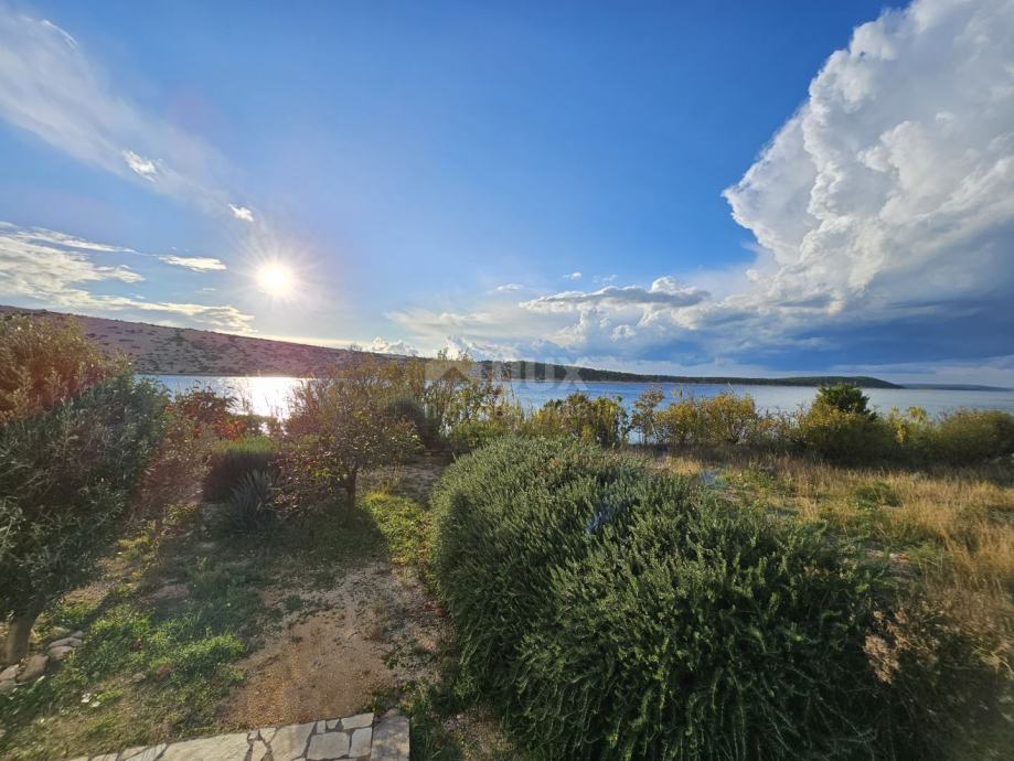 OTOK RAB, BARBAT - Kuća na osami 20m do mora (prodaja)