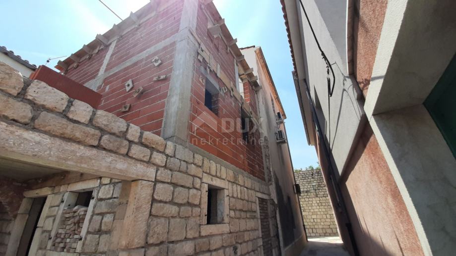 OTOK RAB, CENTAR RABA- Kompletno adaptirana starina u samoj gradskoj j ...