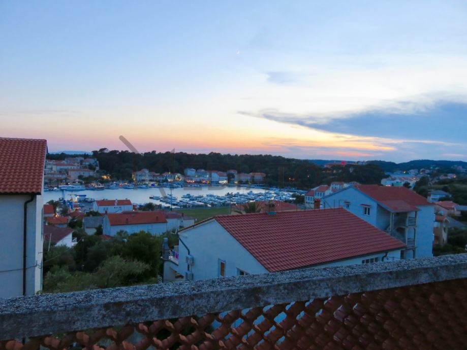 OTOK RAB, CENTAR, SAMOSTOJEĆA KUCA S OKUCNICOM, 375M2 + 800M2 OKUCNICA ...