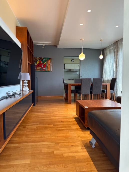 Penthouse kraj Trga F. Tuđmana, GPM, 2 spavaće, 2 terase-bez provizije ...