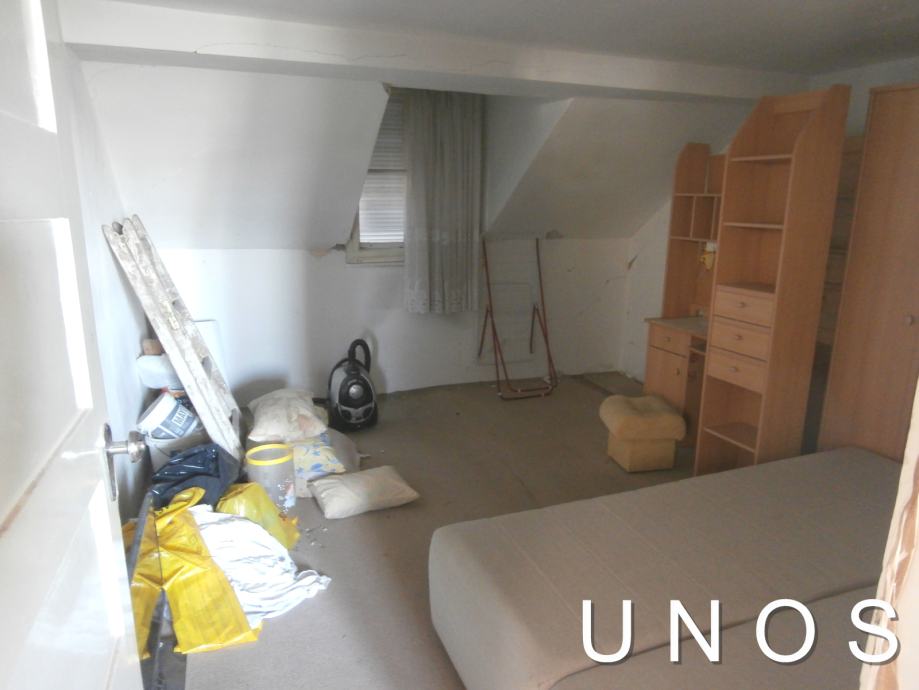 Petrinjska(4s) 70m2/PP 80m2, 4.kat/4/tavan, za adaptaciju (prodaja)